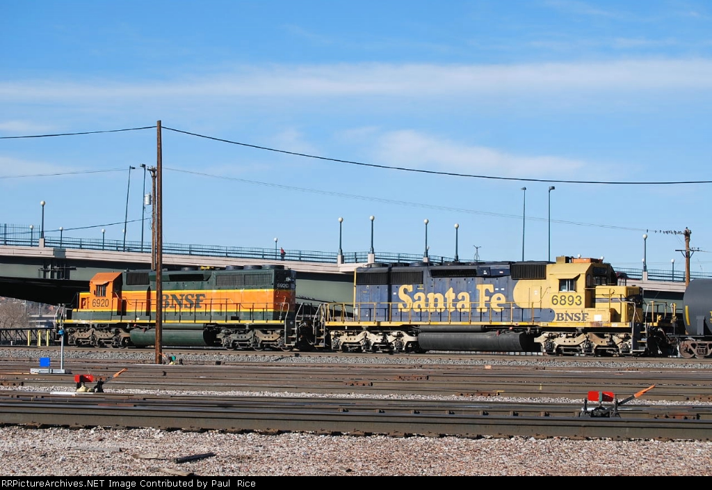 BNSF 6920 & BNSF 6893 Working The Yard